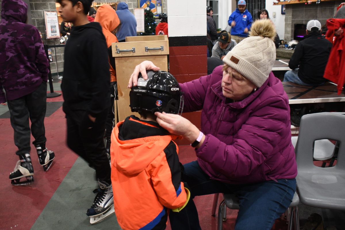 Winter Wonderland transforms rink - Alberni Valley News