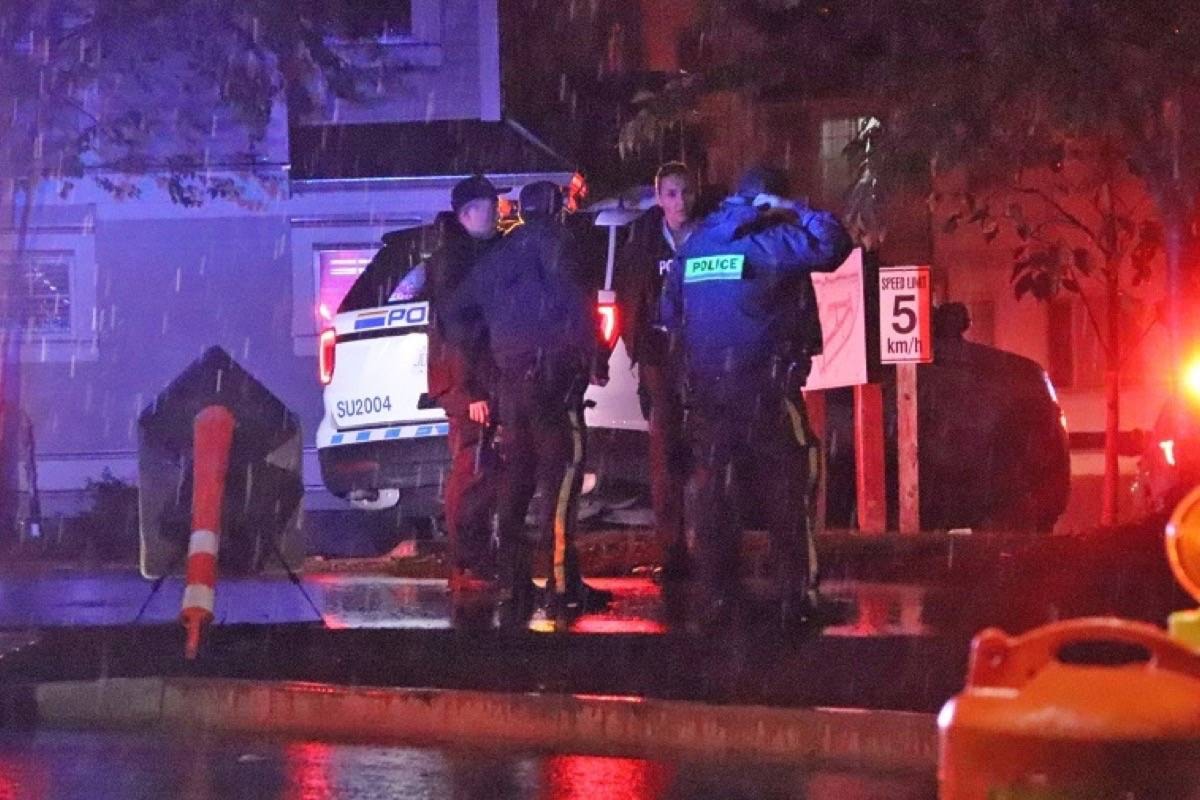 Photos Police Investigation Underway At Cloverdale Townhouse Complex Aldergrove Star 9521