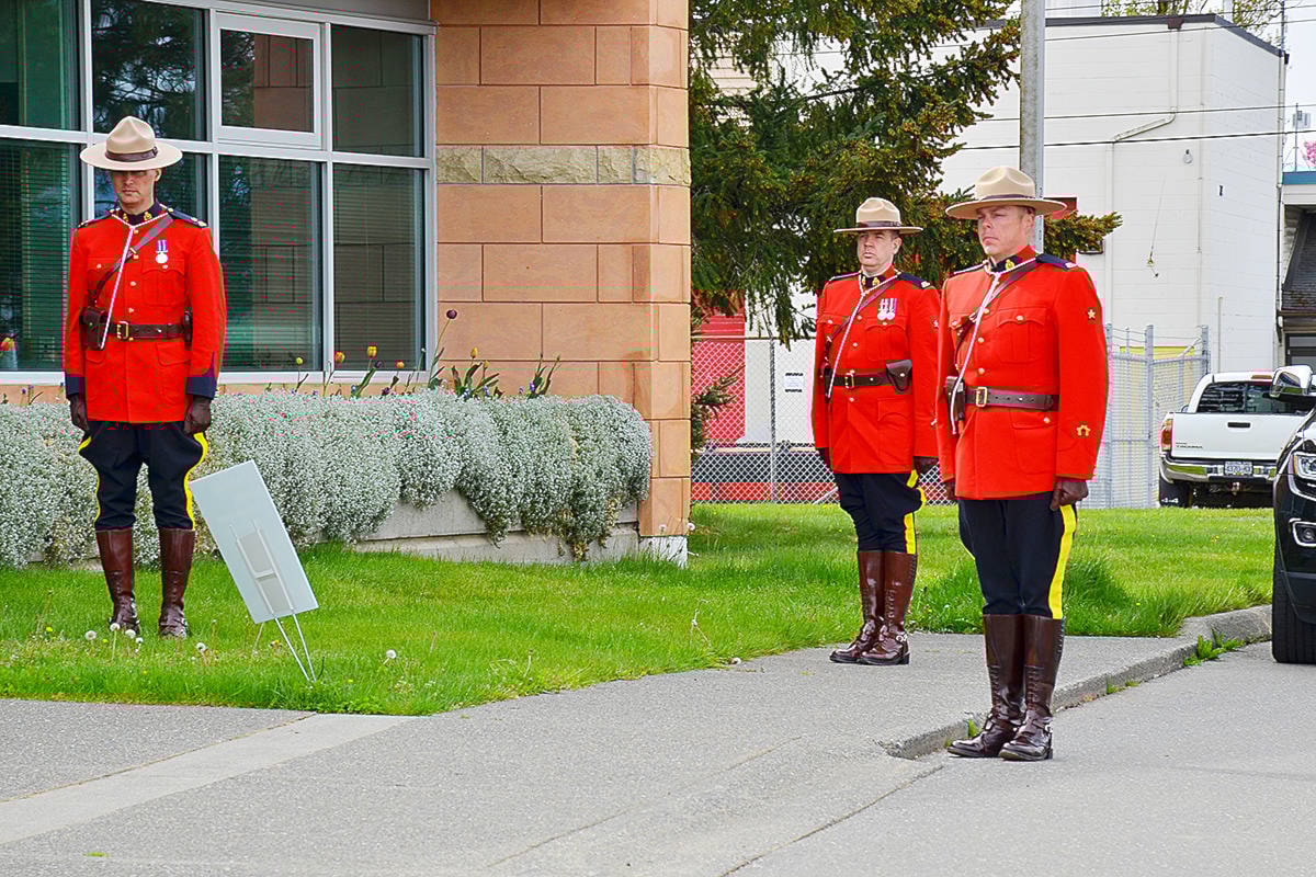 Campbell River Mounties Remember Nova Scotia Victims With Moment Of Silence Campbell River Mirror 2453