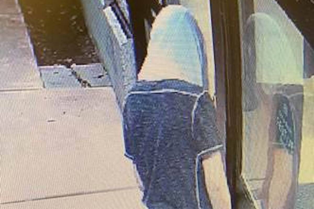 Suspect sought after firing handgun outside Victoria business ...