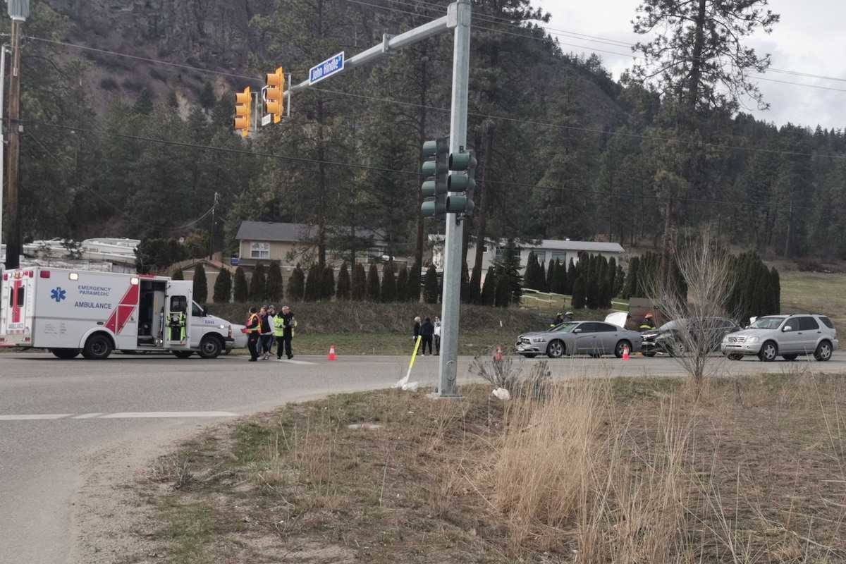 Four Vehicle Crash Stalls Traffic In Glenmore Kelowna Capital News