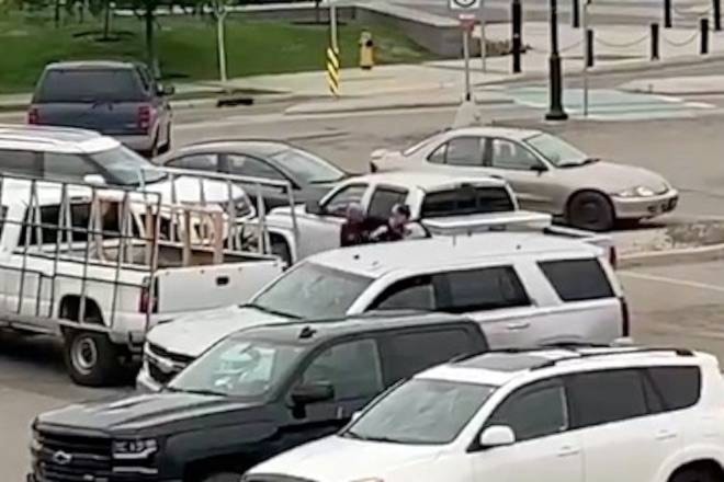 Second Video Of Kelowna Rcmp Arrest Shows Mountie Punching Suspect At Least 10 Times Kelowna 7822