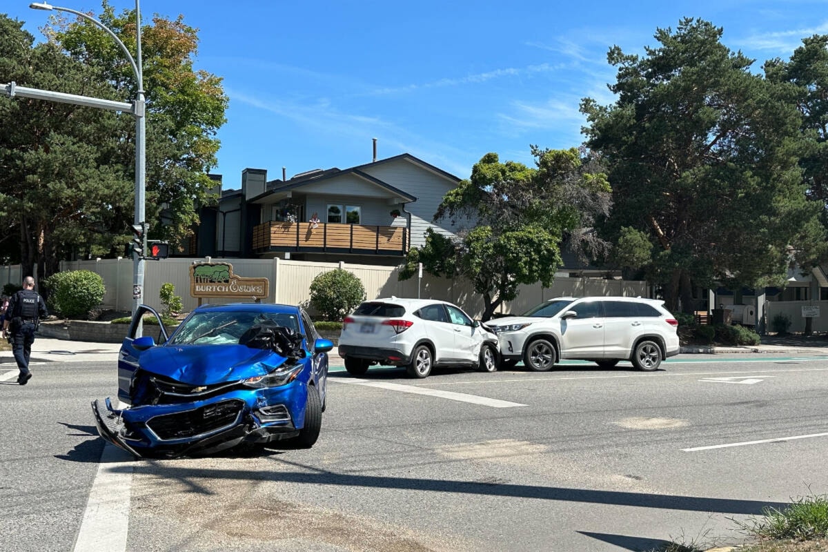 3 Vehicle Crash Stalls Traffic On Kelownas Burtch Road Kelowna