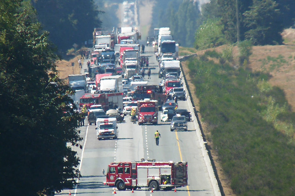 Video Multi Vehicle Crash Closes Highway 1 Eastbound In Langley