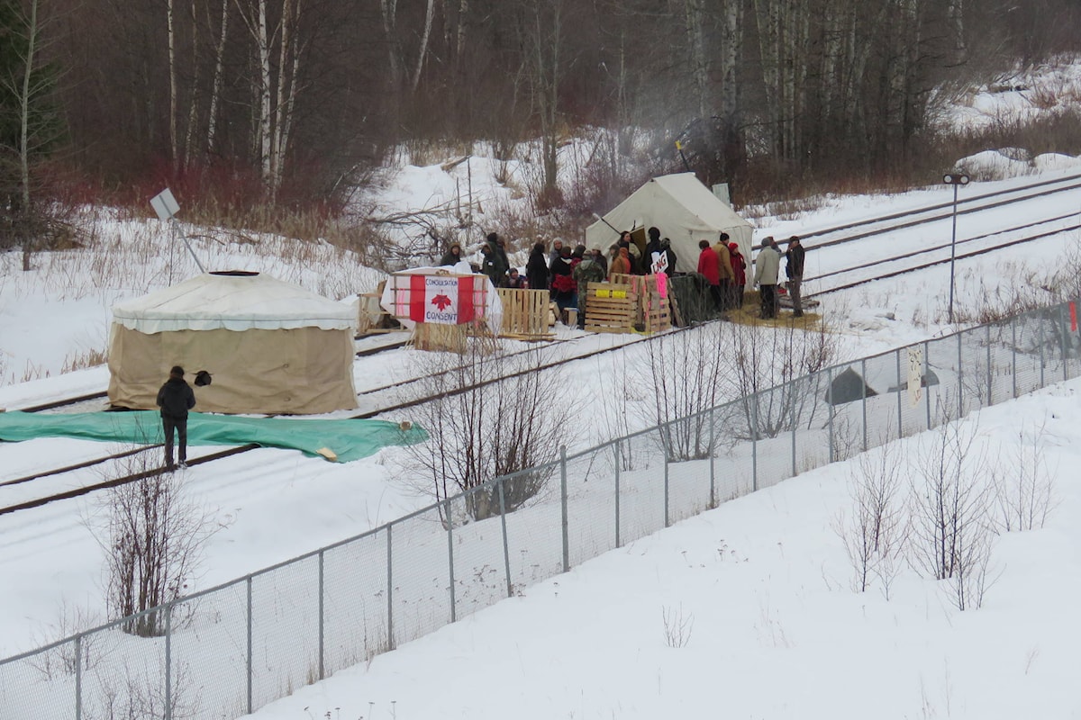 Cn Rail To Shut Down Tracks To Prince Rupert Port If Northern B C
