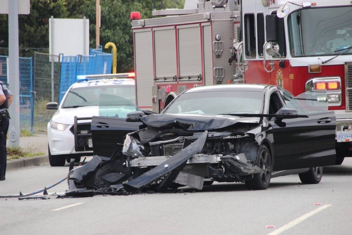 Video Surrey Rcmp Hunt For Suspect After Hit And Run Peace Arch News 3182