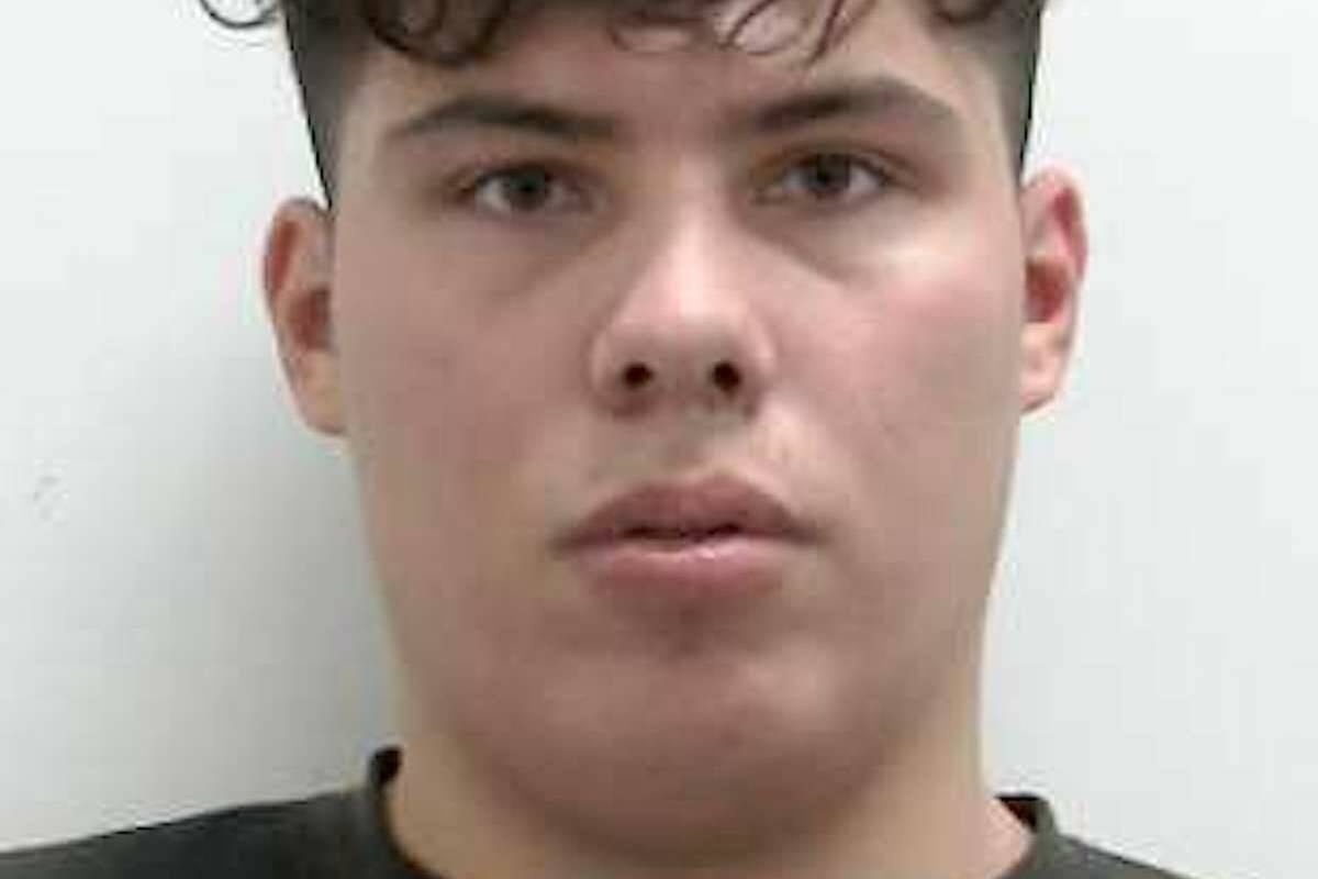 Retail Robbery Suspect Wanted By Surrey Rcmp Also Faces Forcible Confinement Charges Peace 6725