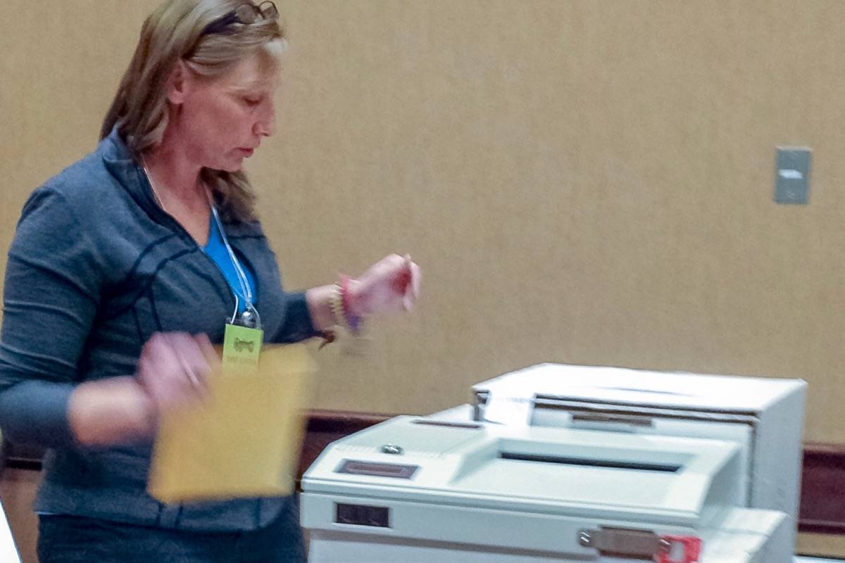 Penticton offering vote counting machine demo - Penticton Western News