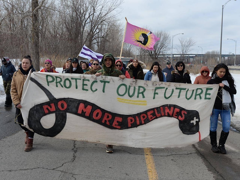 Blockade On Cp Rail Tracks In Kahnawake Comes Down After More Than