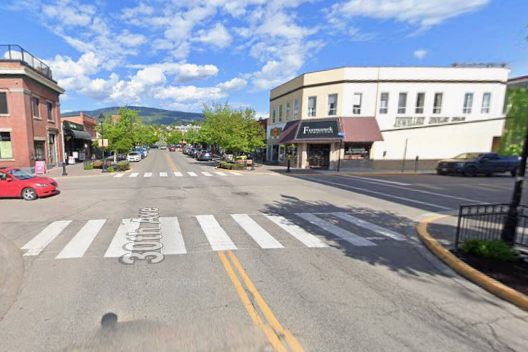 Pedestrian struck by vehicle at Vernon intersection - Kelowna Capital News