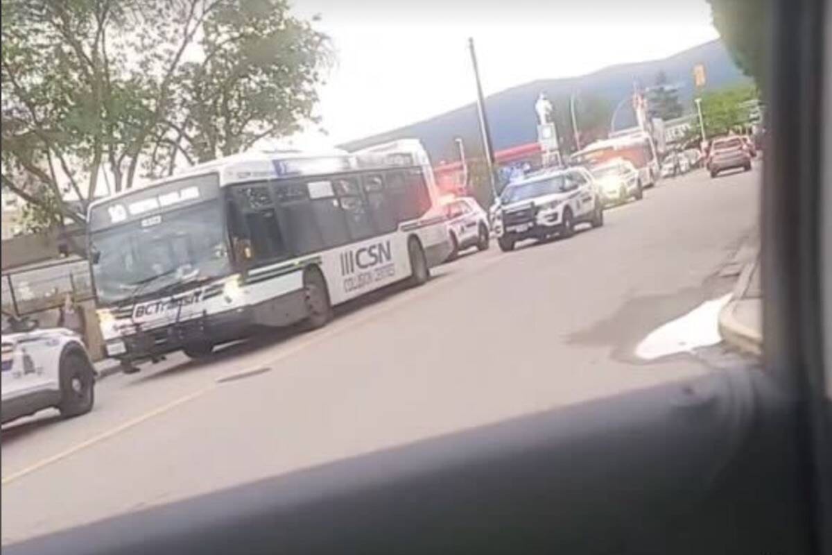 Kelowna Rcmp Officer Assaulted During Arrest On Bc Transit Bus Vernon Morning Star 9990