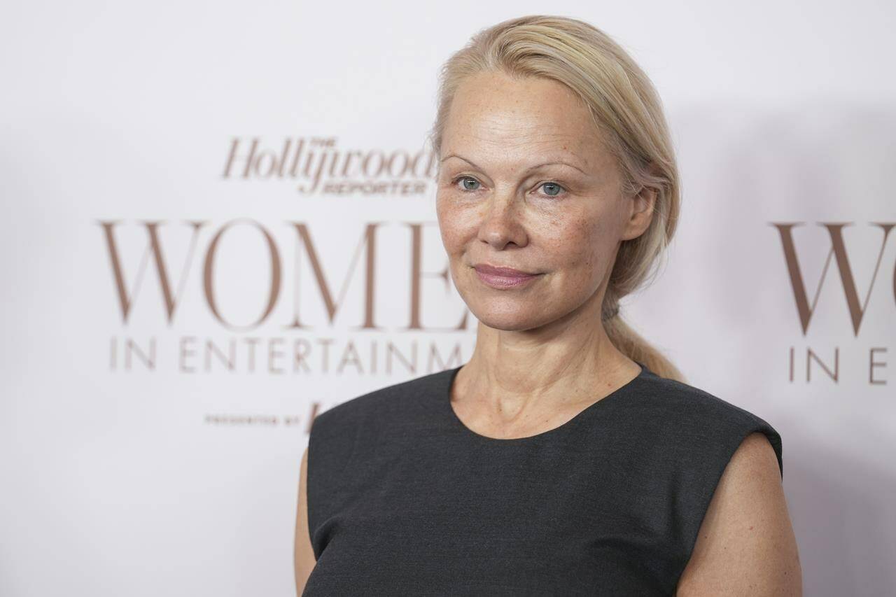 B C S Pamela Anderson Earns Her 1st Golden Globe Nomination Maple
