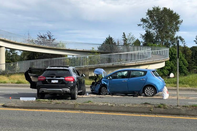 Langford man arrested after fleeing a serious crash in Saanich ... Langford man arrested after fleeing a serious crash in Saanich ...