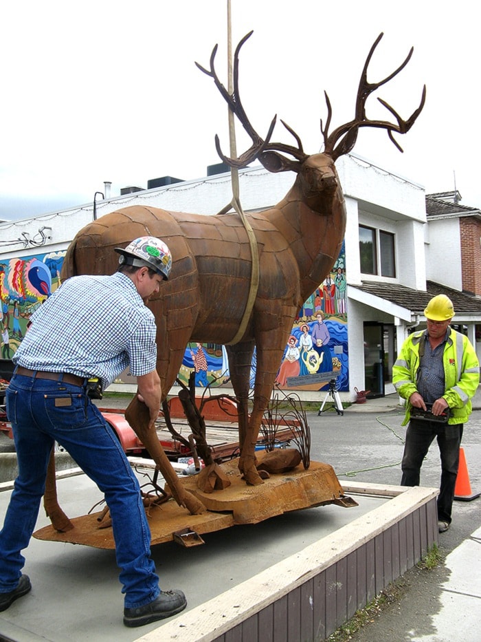 Enderby unveils landmark Vernon Morning Star